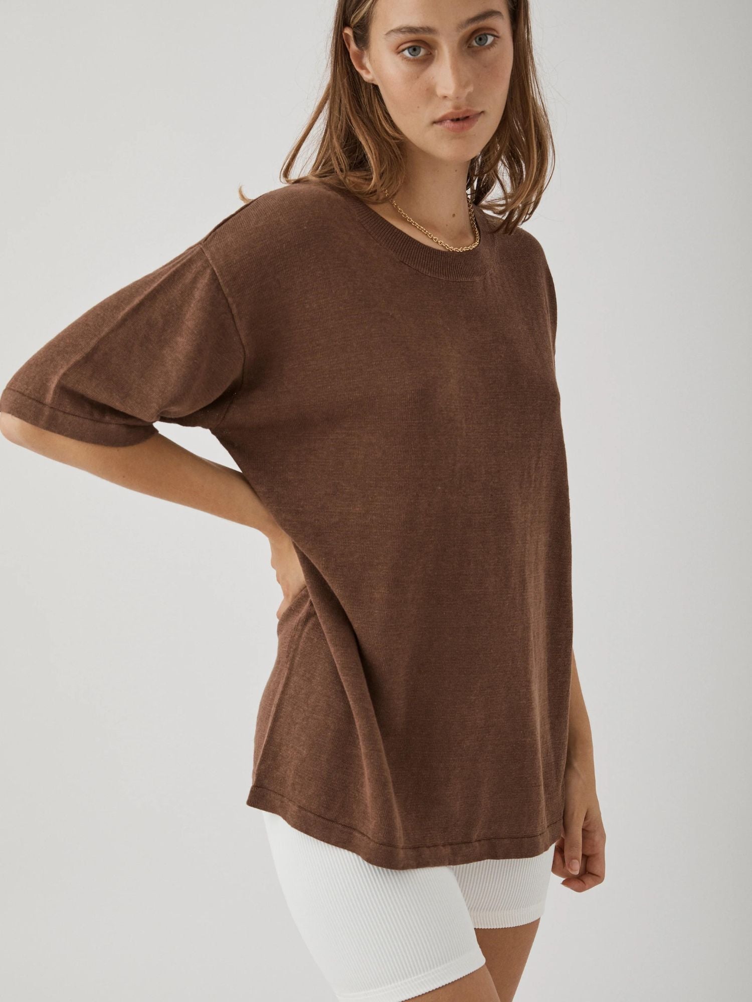 Hugo T-shirt | Chocolate – grace & maple